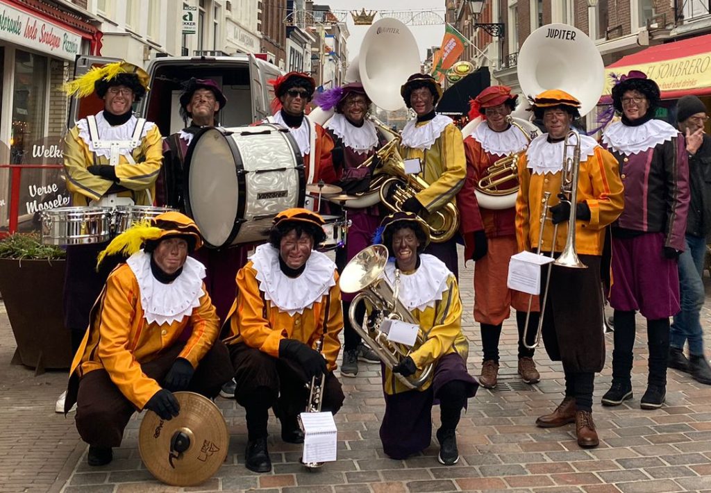 Pietenband - MACentertainment