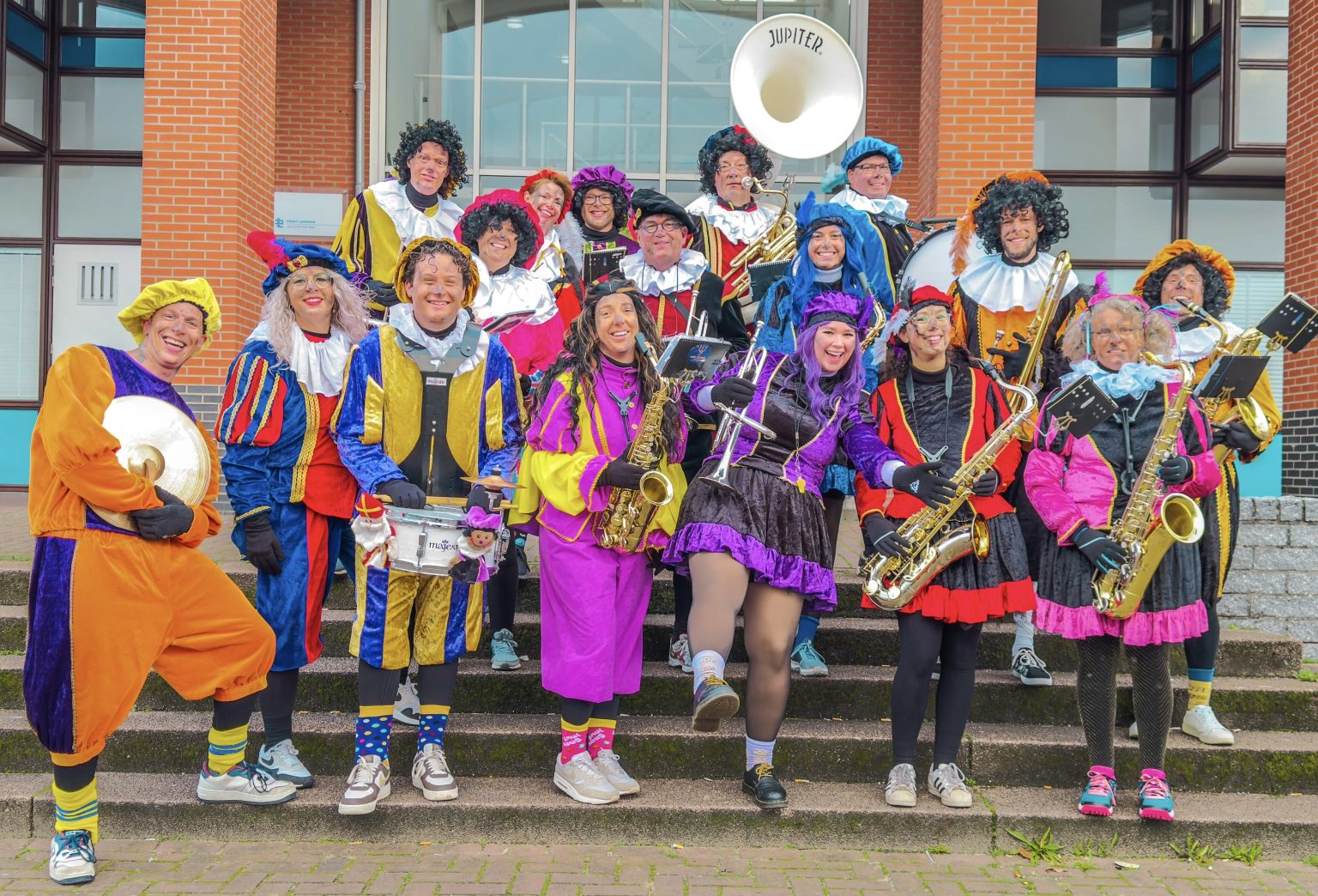 Pietenband - MACentertainment